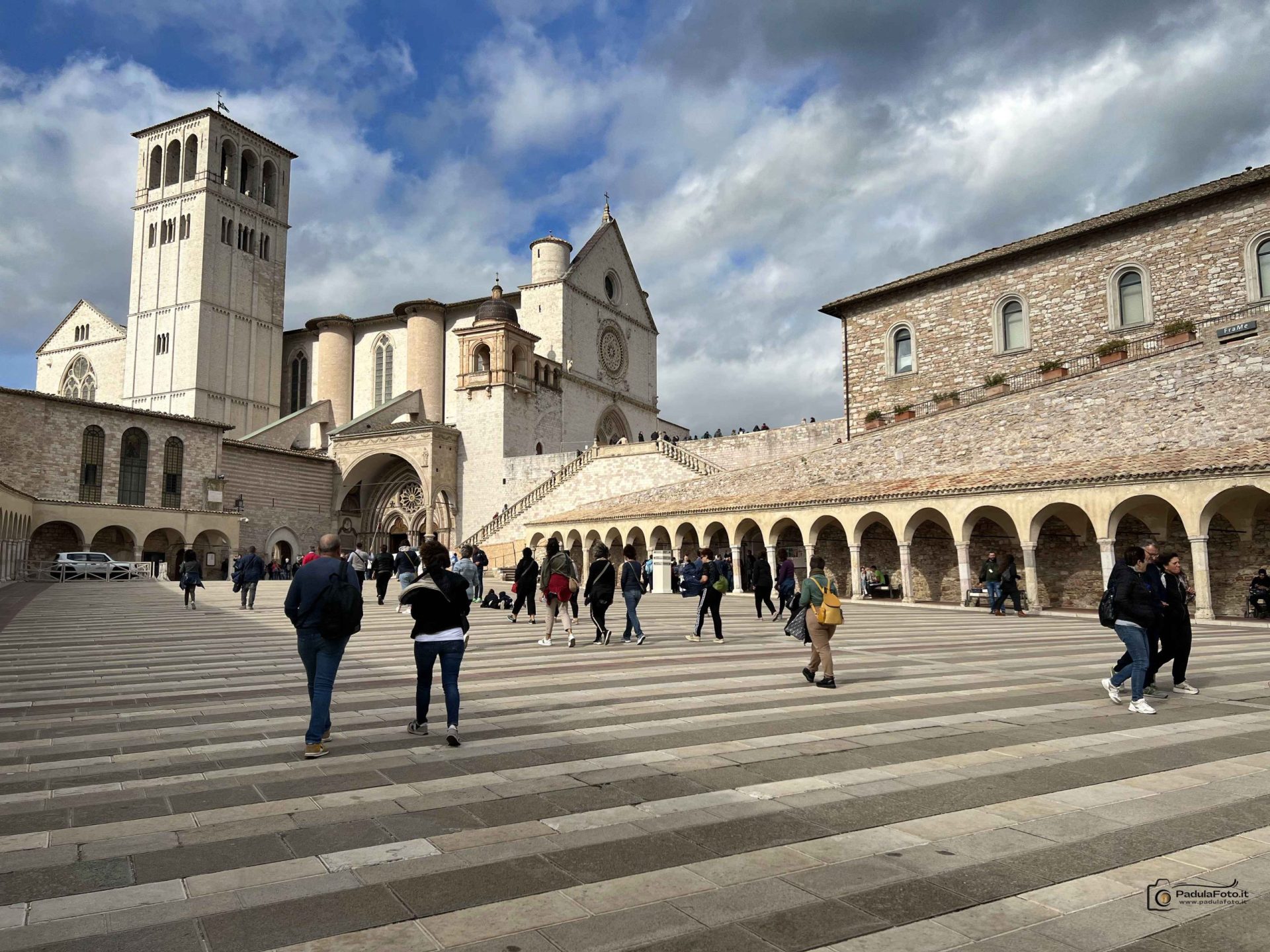 Padula in Fotografia - Basilica di San Francesco: Preghiera e ...